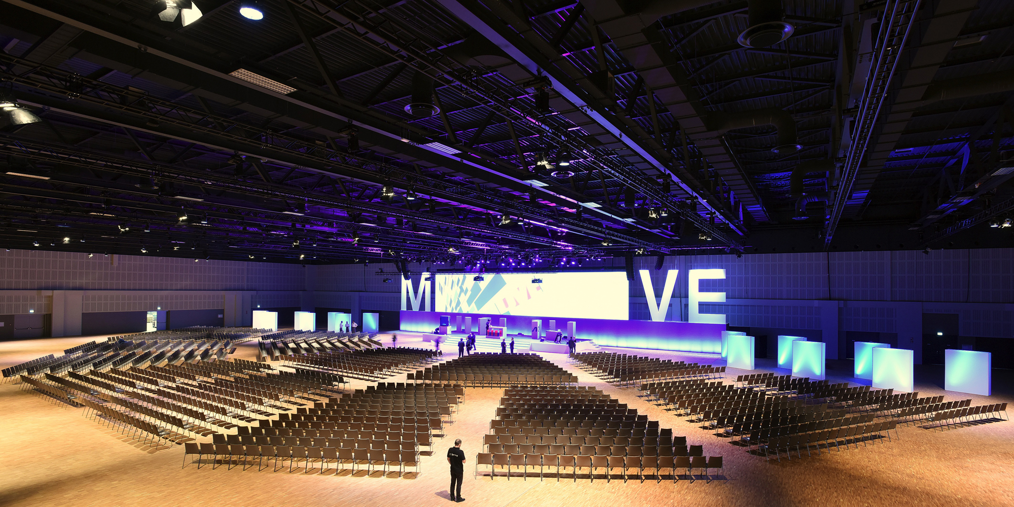 MICROSENS - The Estrel Congress & Messe Center in Berlin excels in IT ...
